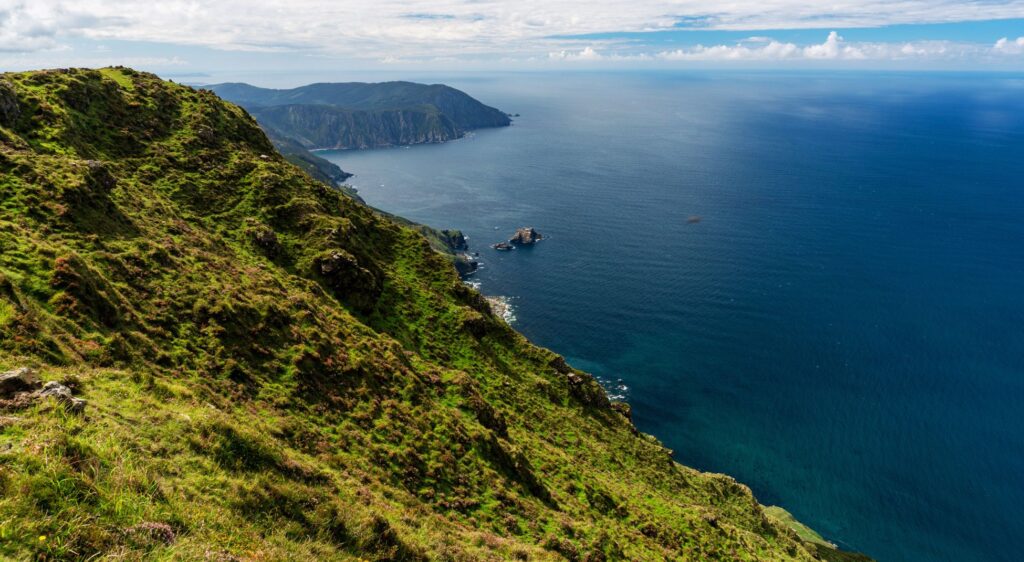 25 Breathtakingly Beautiful Cliffs You Need to See - Next Vacay